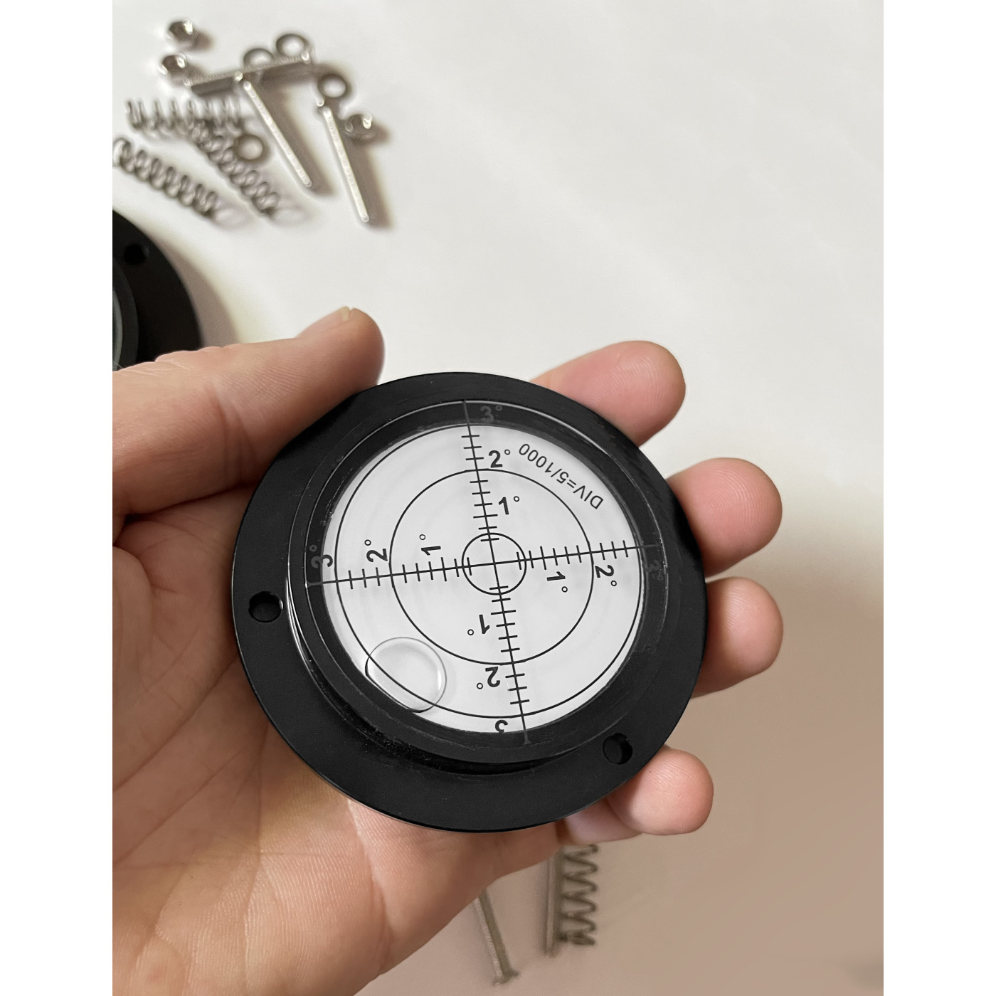 Grand niveau à bulle rond avec boîtier en aluminium (80x62x15 mm, noir ...